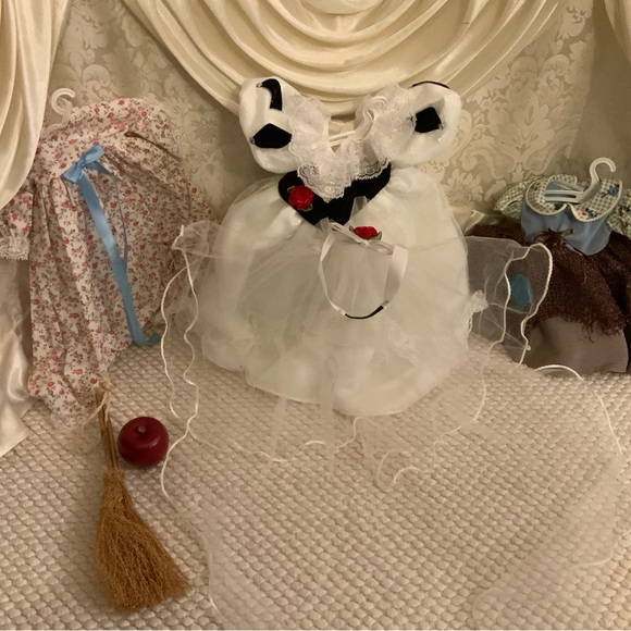 Toys | Authentic Snow White Trunk Set Doll Collection By Madame ...